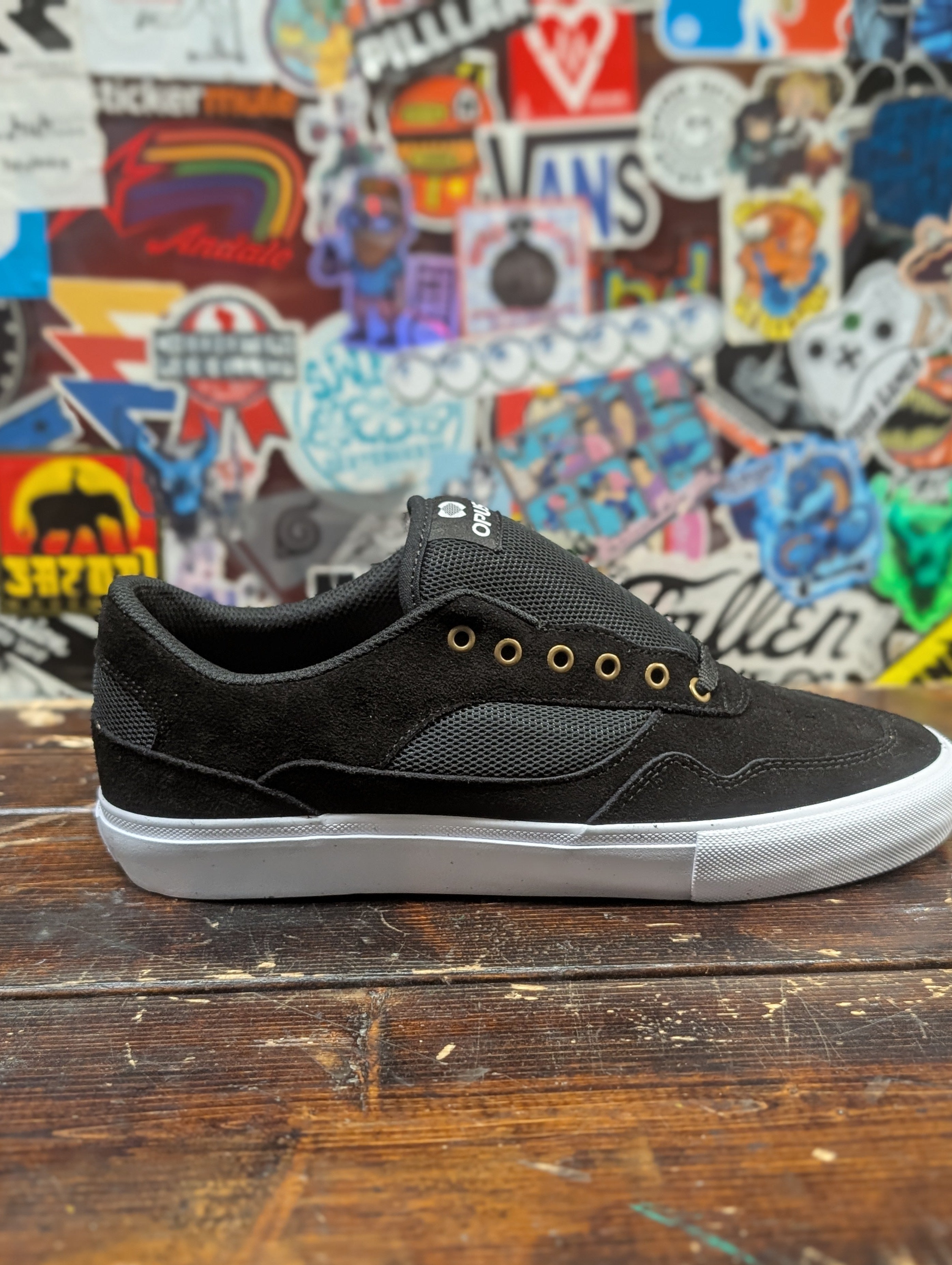 Opus - Standard Low shoes (black/white) – BlueDragonSkate